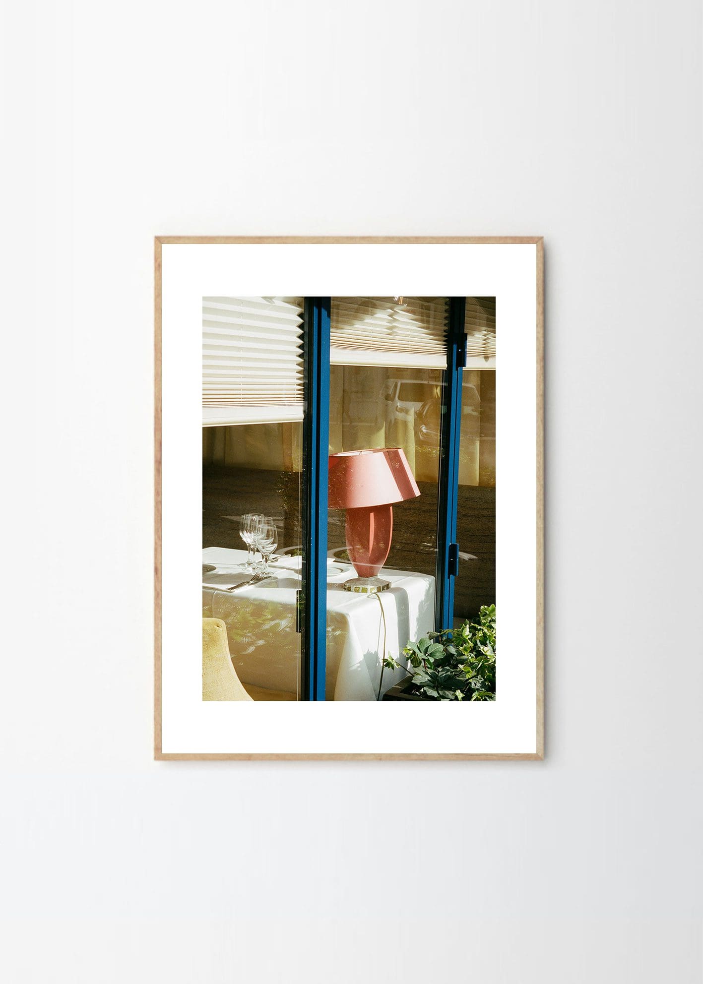 Anna Pihan - Paris Lamp art print - The Poster Club