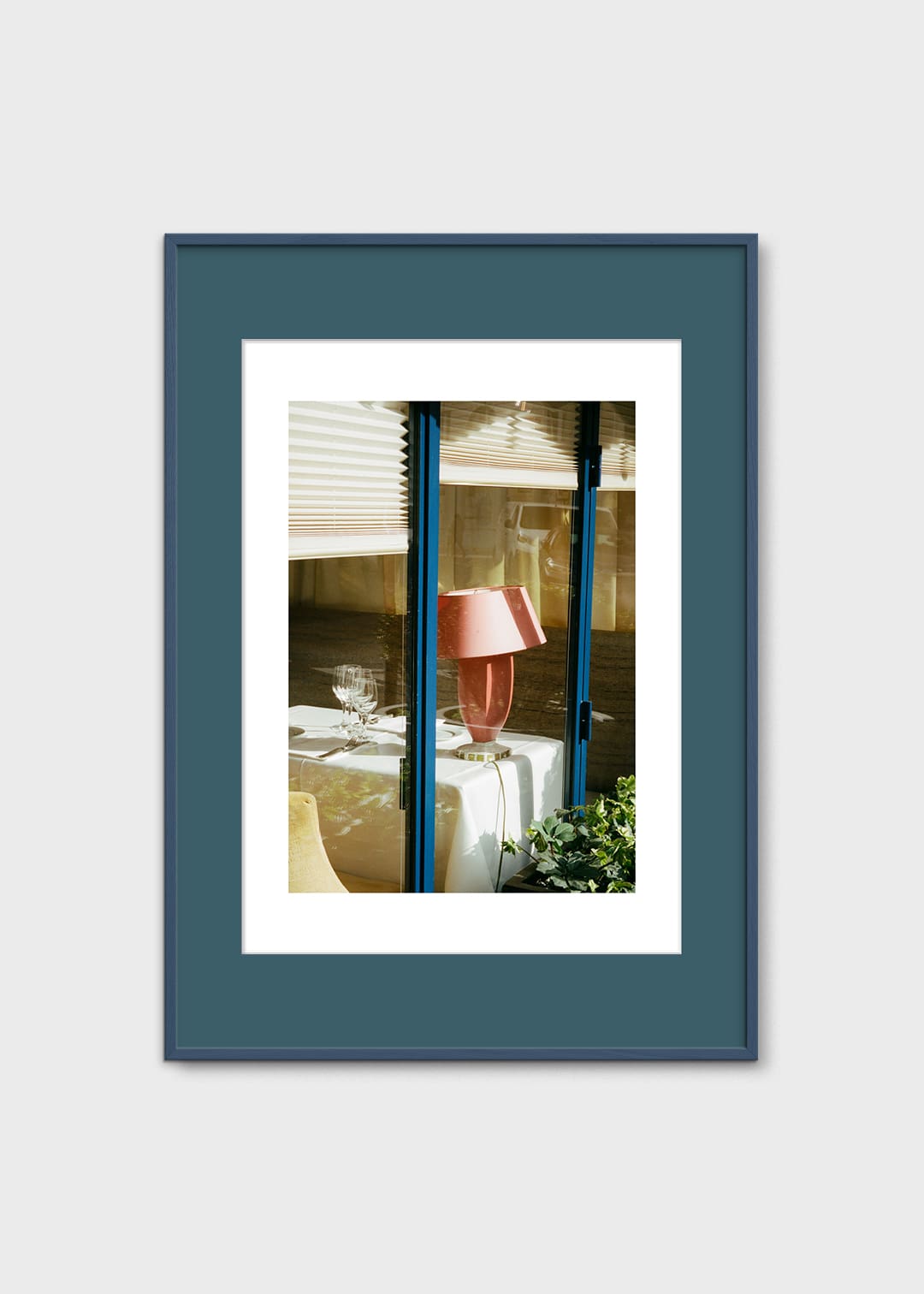 Anna Pihan - Paris Lamp art print - The Poster Club